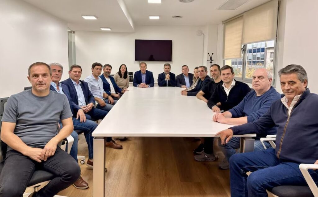 Santilli y Ritondo recibieron a intendentes del PRO - Actualidad de ...